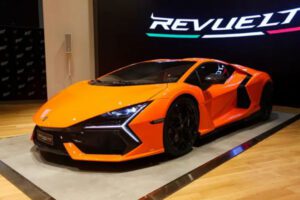 2025 Lamborghini Revuelto